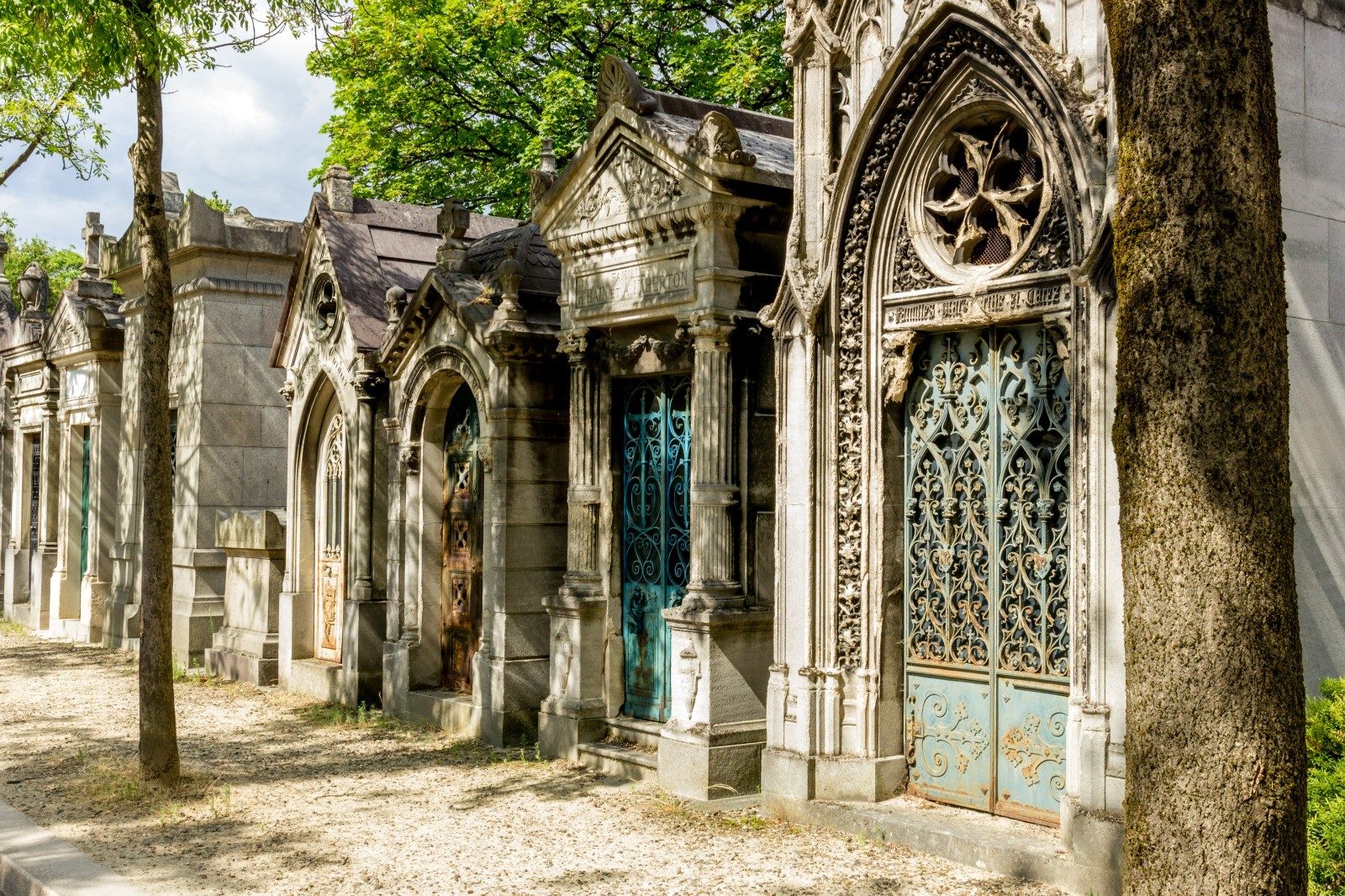 Père-Lachaise Cemetery - Tickets, opening hours and useful info
